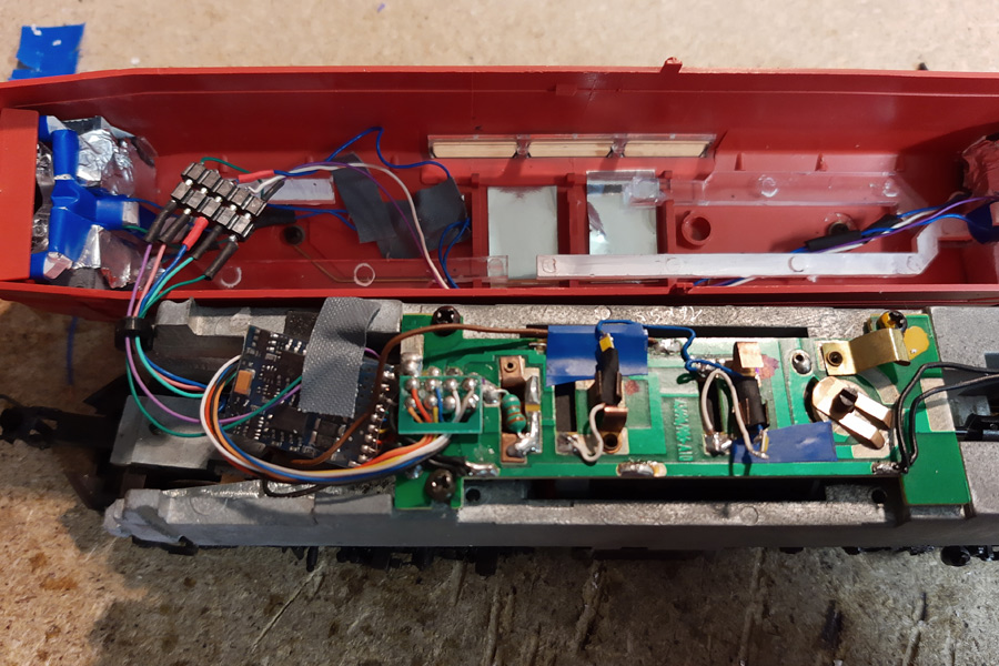 Umbauten / Eigenbauten » Modernisierung Roco 181.2